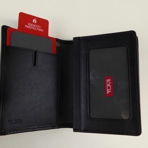 Tumi | Accessories | Tumi Alpha Gusseted Card Case Wallet Rfid Leather ...